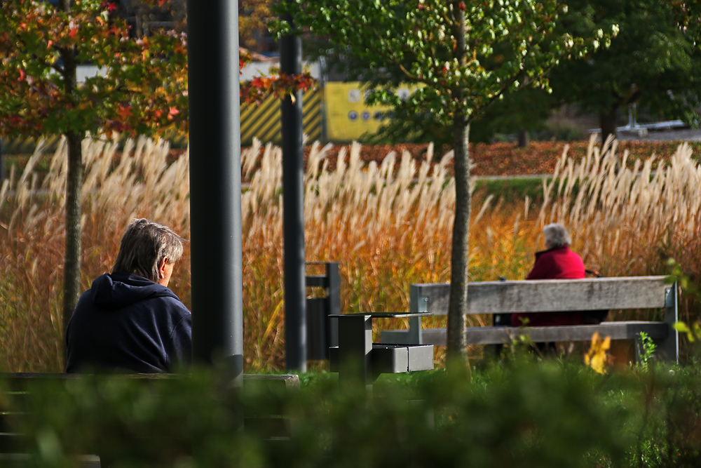 Allein Foto & Bild | erwachsene menschen, sitzbank, nachdenklich Bilder ...