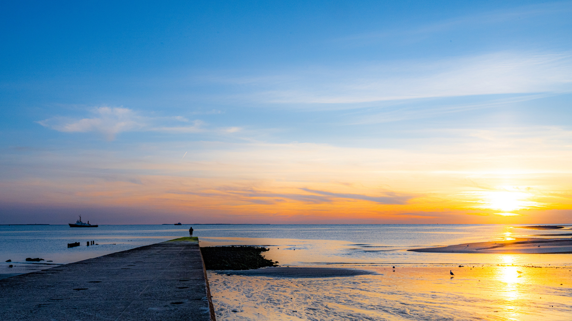 Allein am Meer Foto & Bild | landschaft, sonnenuntergänge, meer ...