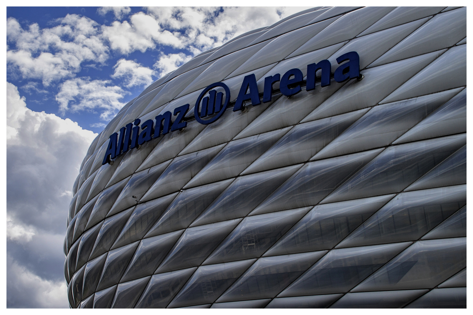 Allianz Arena Foto & Bild | architektur, fassade, stadion Bilder auf ...