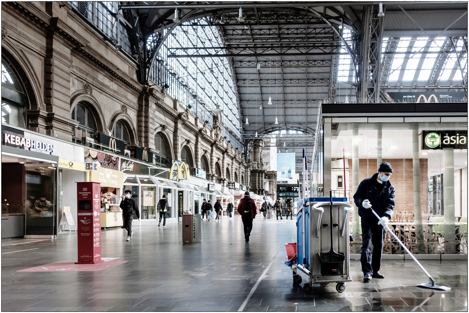 Alltag ... Foto & Bild | architektur, erwachsene menschen, deutschland ...