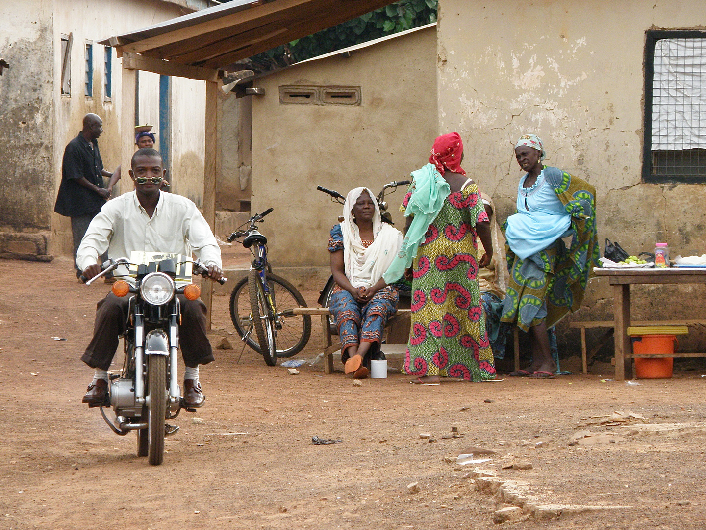 Alltagssituation Foto & Bild | erwachsene menschen, mehrere menschen ...