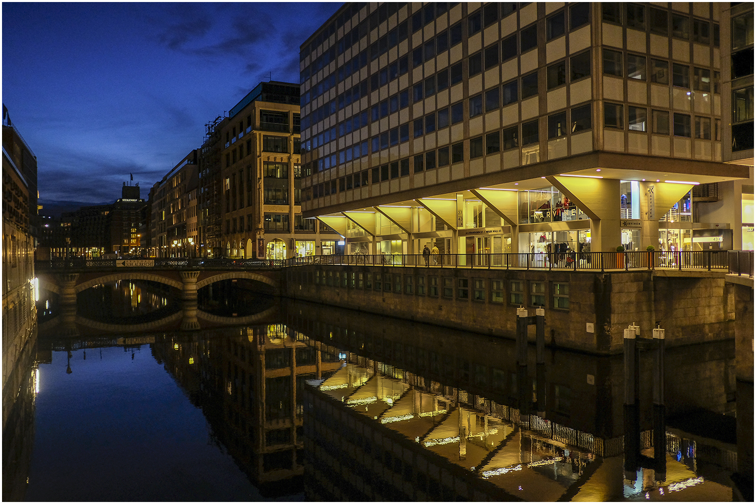 Alsterfleet Foto & Bild | hamburg, nachtaufnahme, deutschland Bilder ...