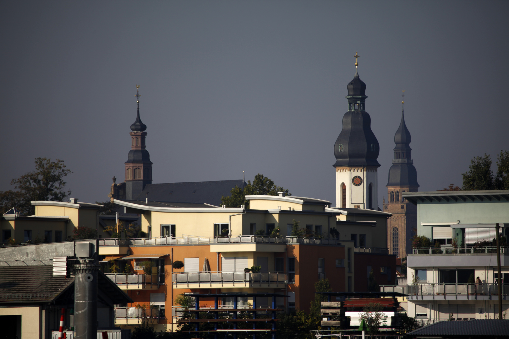 Alt - Neu Foto & Bild | architektur, stadtlandschaft, skylines Bilder ...