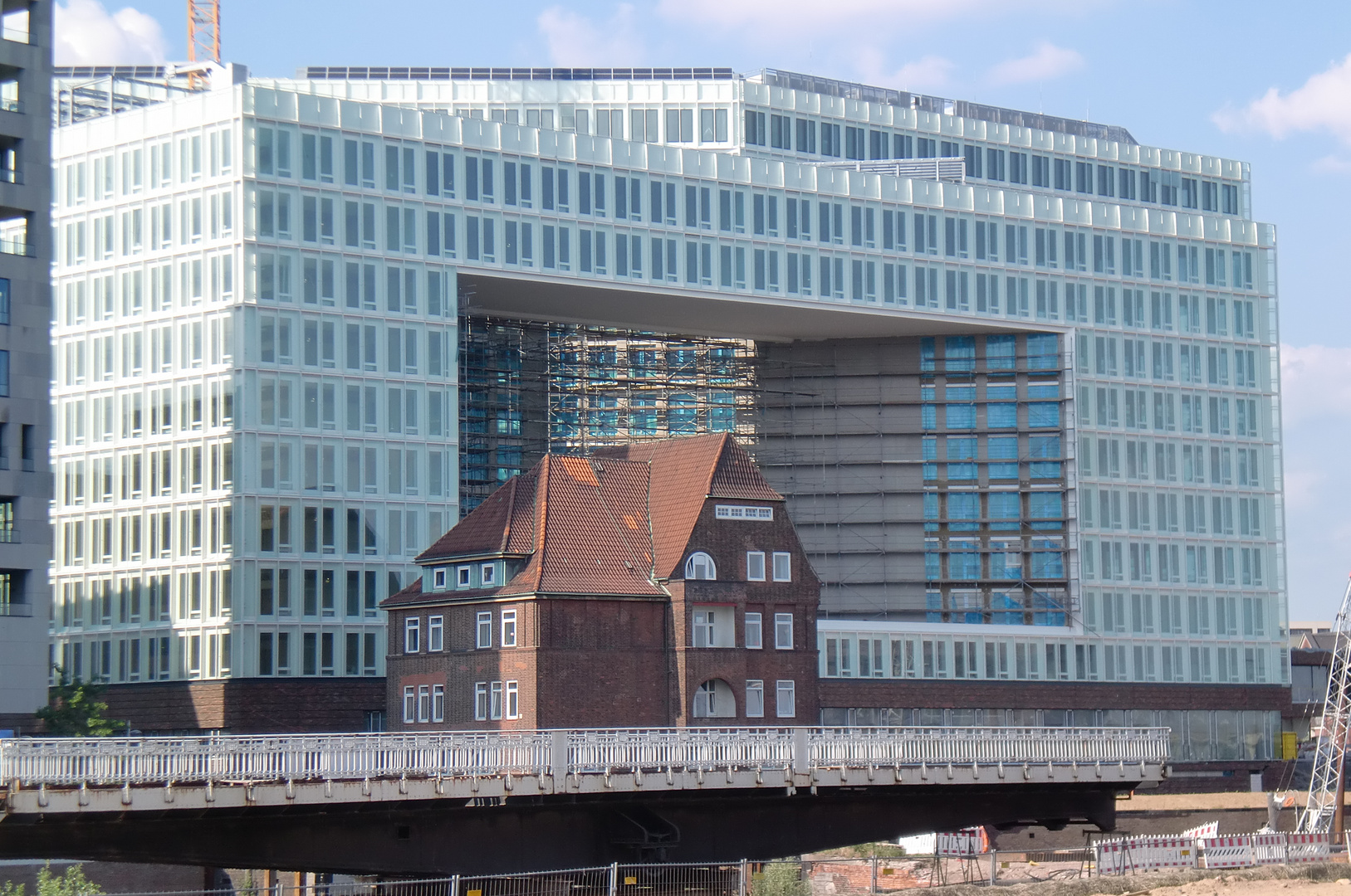 ALT und NEU Foto & Bild | architektur, stadtlandschaft, skylines Bilder ...