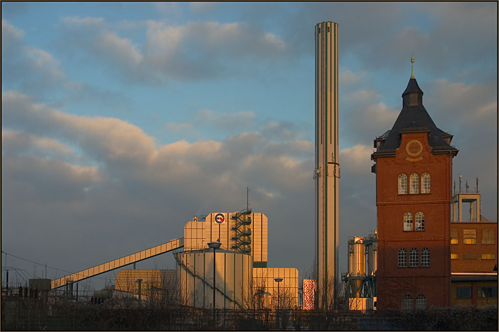 Alt und Neu Foto & Bild | industrie und technik, industrie & landschaft ...