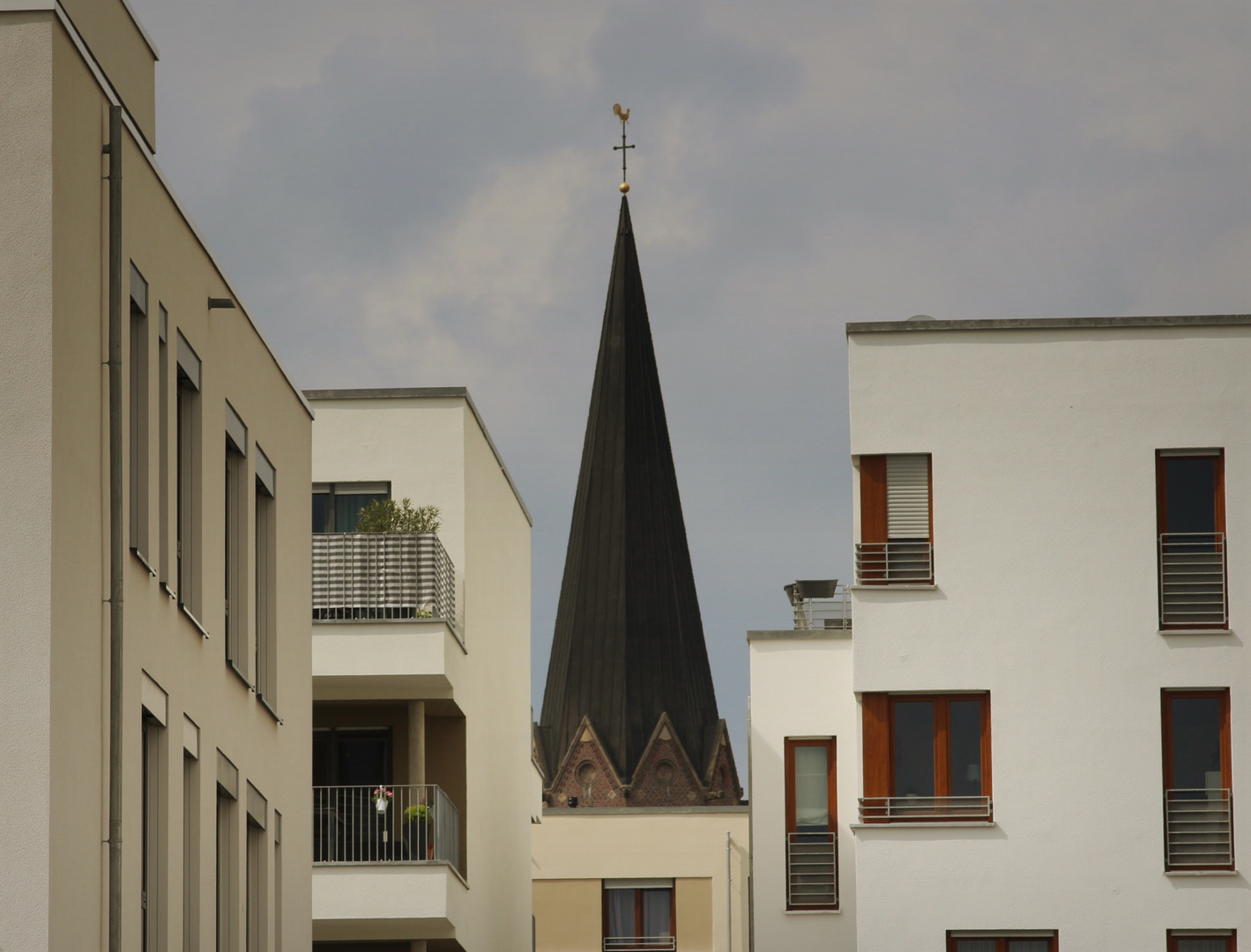 Alt und neu.. Foto & Bild | architektur, stadtlandschaft, 7.5.19 Bilder ...