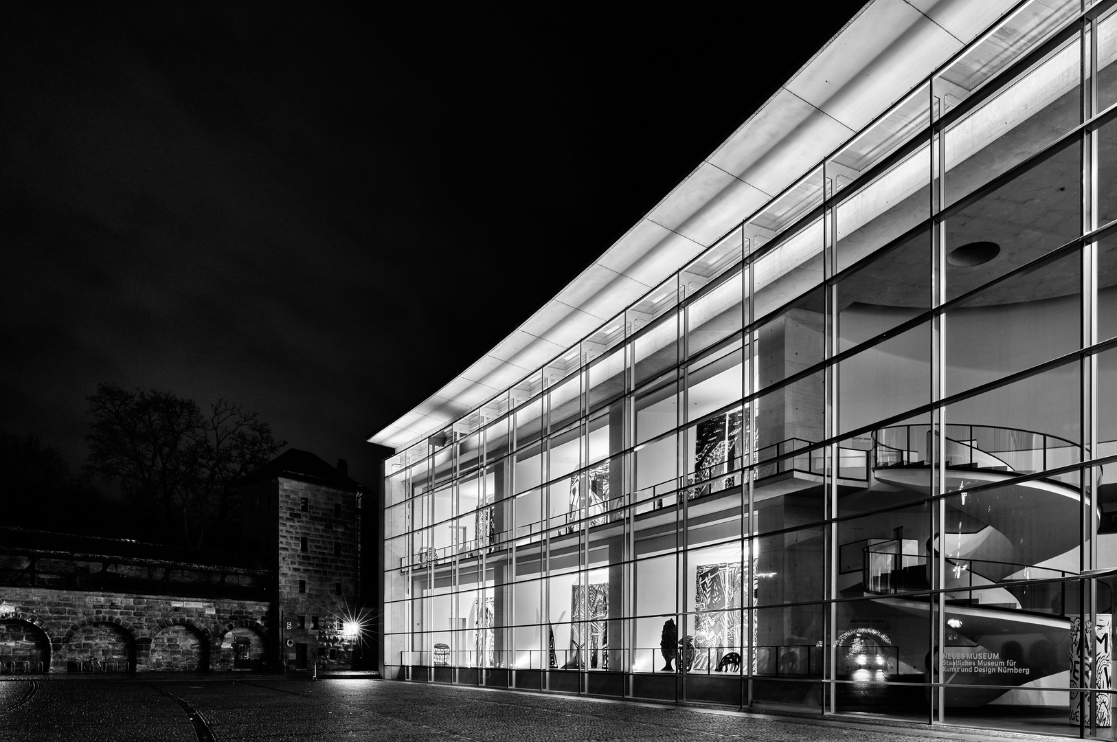 Alt und Neu Foto & Bild | architektur, architektur bei nacht ...