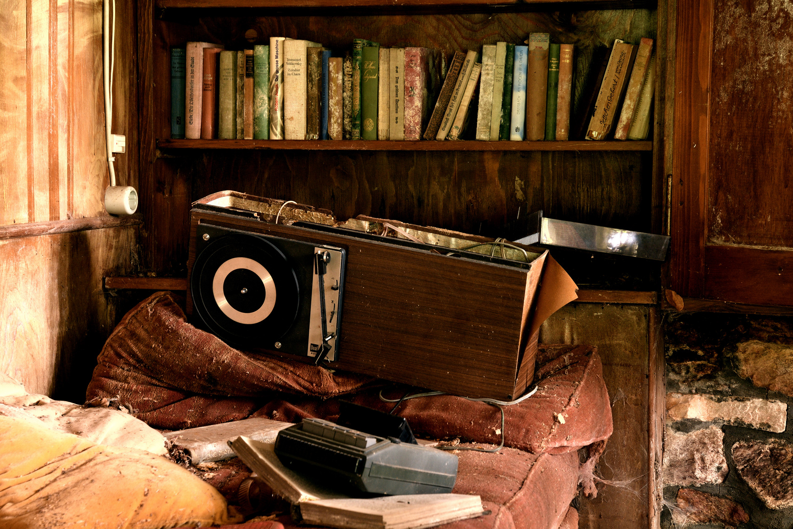 Alt und verlassen 2 Foto & Bild | lost places, verlassen, stillleben ...