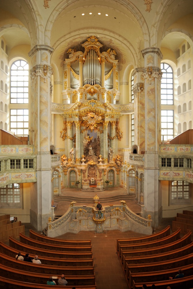 Altar der Frauenkirche Foto & Bild | architektur, sakralbauten, innenansichten kirchen Bilder ...