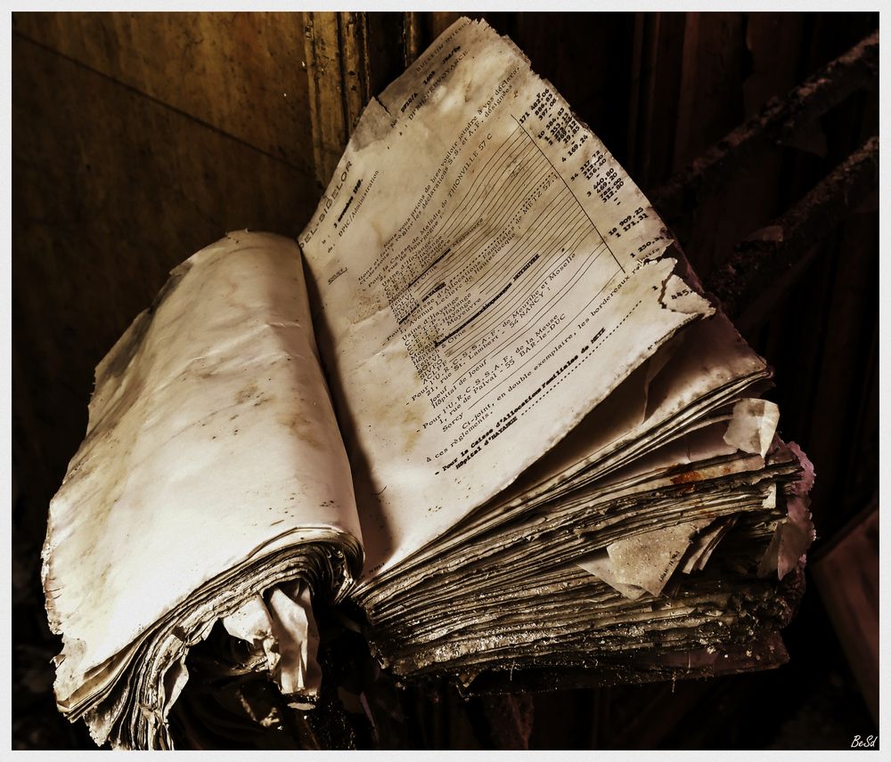 Alte Akten..... Foto & Bild | fotos, spezial, marode Bilder auf fotocommunity