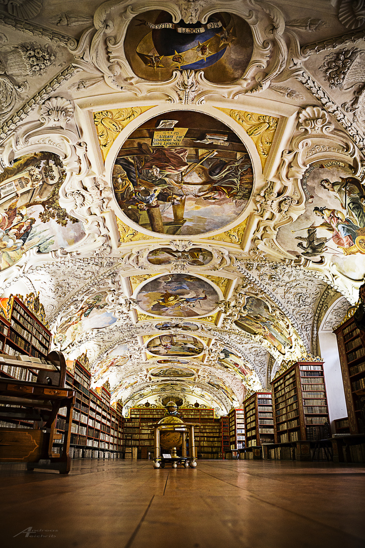 Alte Bibliothek in Prag Foto & Bild | alt, bibliothek, prag Bilder auf ...