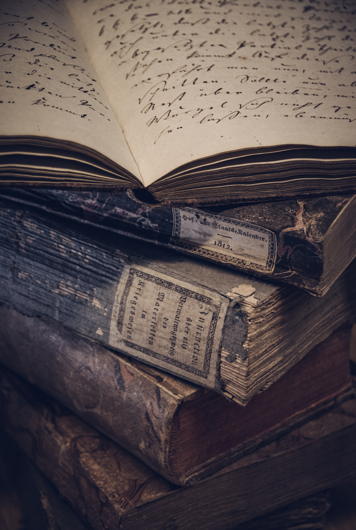 Alte Bücher Foto & Bild | stillleben, stilleben, bücher Bilder auf ...