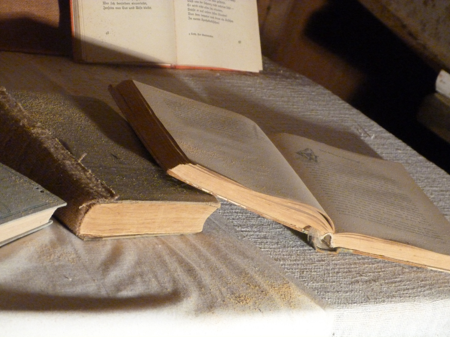 Alte Bücher Foto & Bild | stillleben, bücher, fotos Bilder auf ...