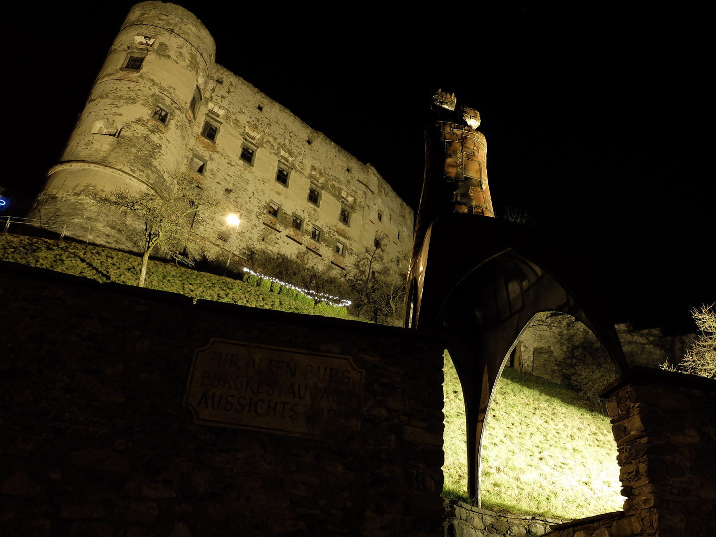 Alte Burg Gmünd Foto & Bild | architektur, architektur bei nacht, burg ...