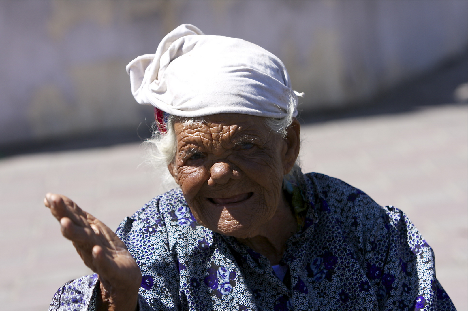 Alte Dame in Kairo Foto & Bild | streetfotografie mit menschen, street ...