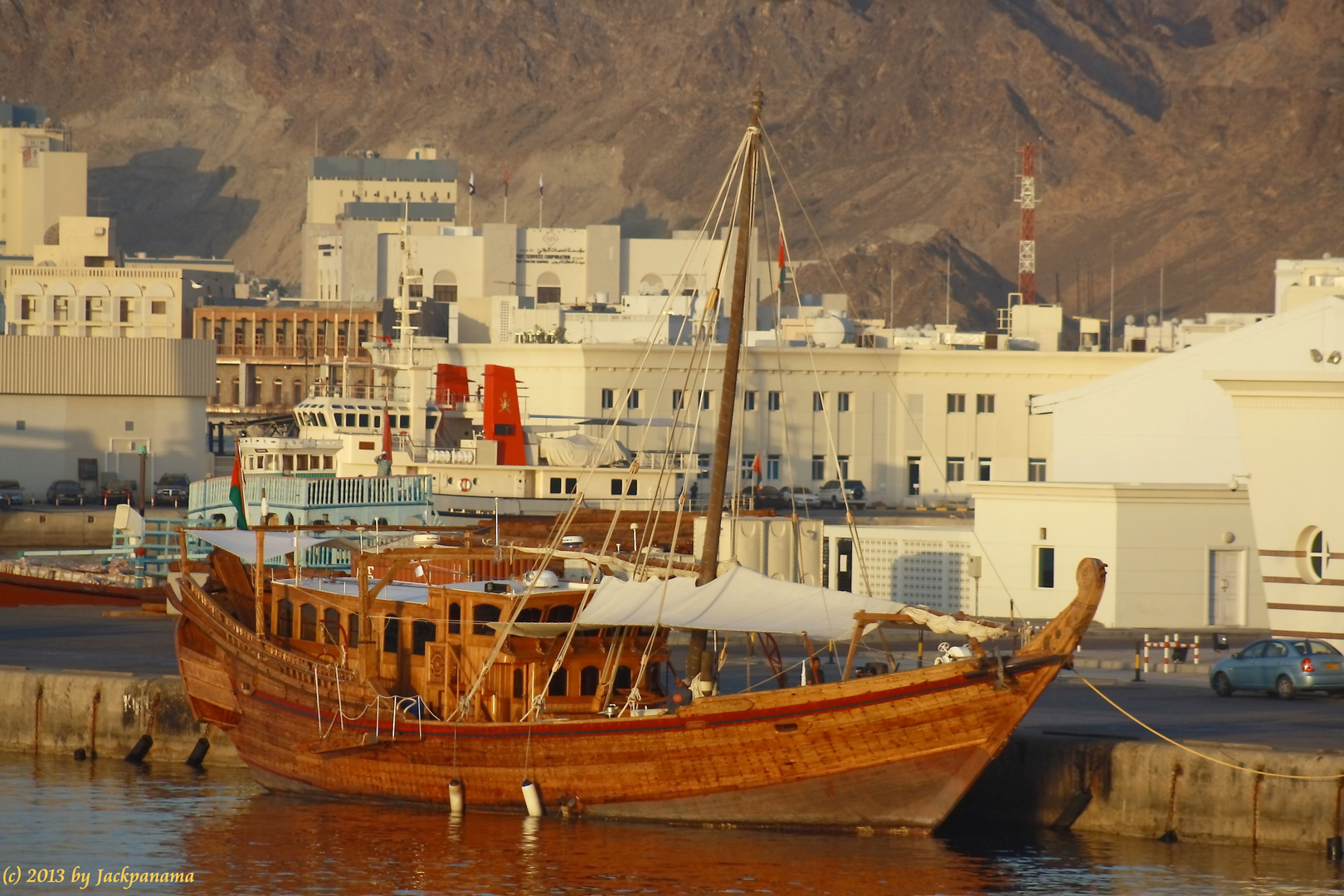 Alte Dhau im Hafen Port Sultan Quaboos Foto & Bild | asia, middle east ...