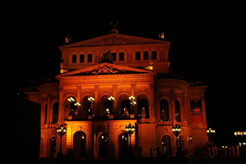 Alte Oper Frankfurt bei Nacht Foto & Bild | architektur, architektur ...