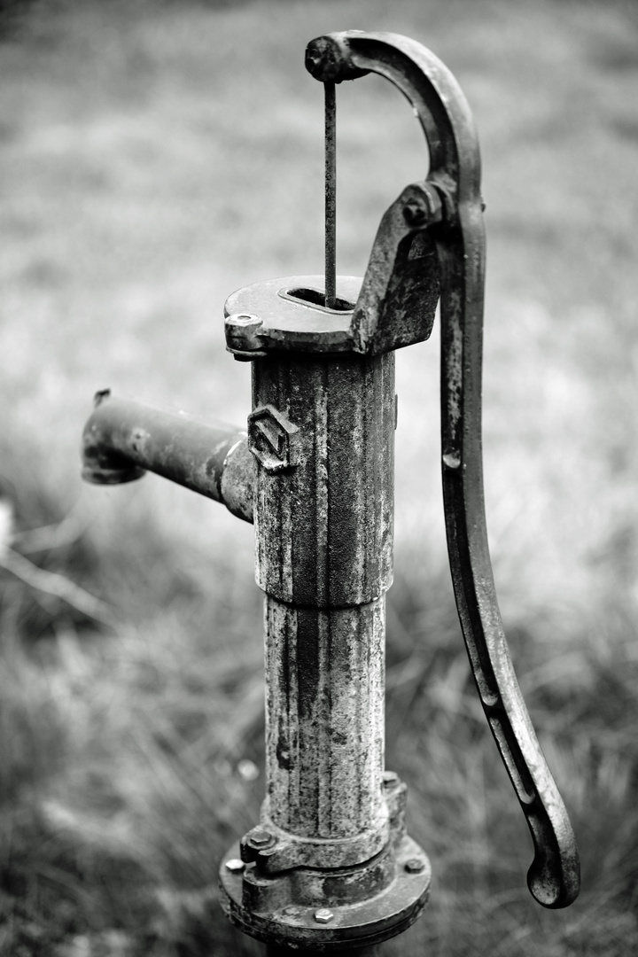 Alte Pumpe Foto & Bild | stillleben, zufällige arrangements, alt Bilder ...