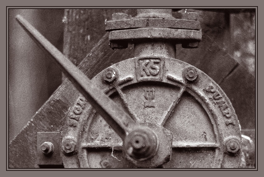 Alte Pumpe Foto & Bild | industrie und technik, technik-details, motive ...