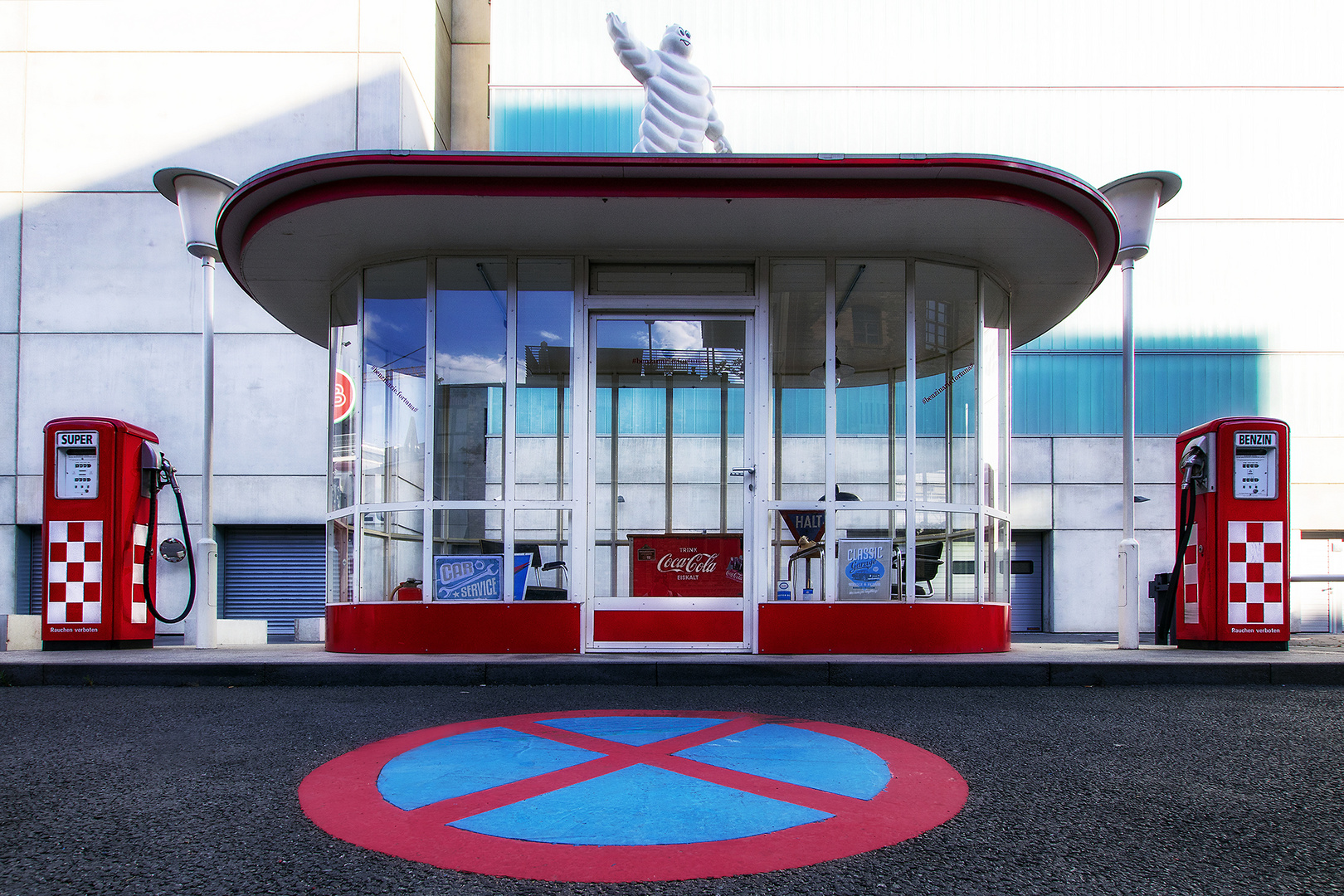 Alte Tankstelle Foto & Bild | deutschland, europe, hessen Bilder auf ...