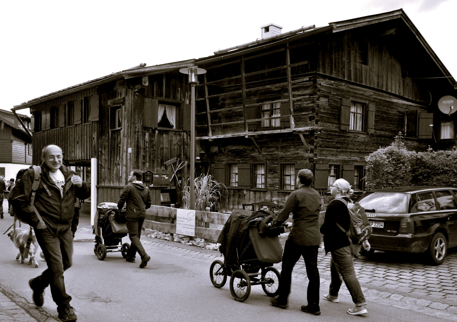 Alte Traditionsbauweise Foto & Bild | menschen, streetfotografie mit menschen, projekte Bilder ...