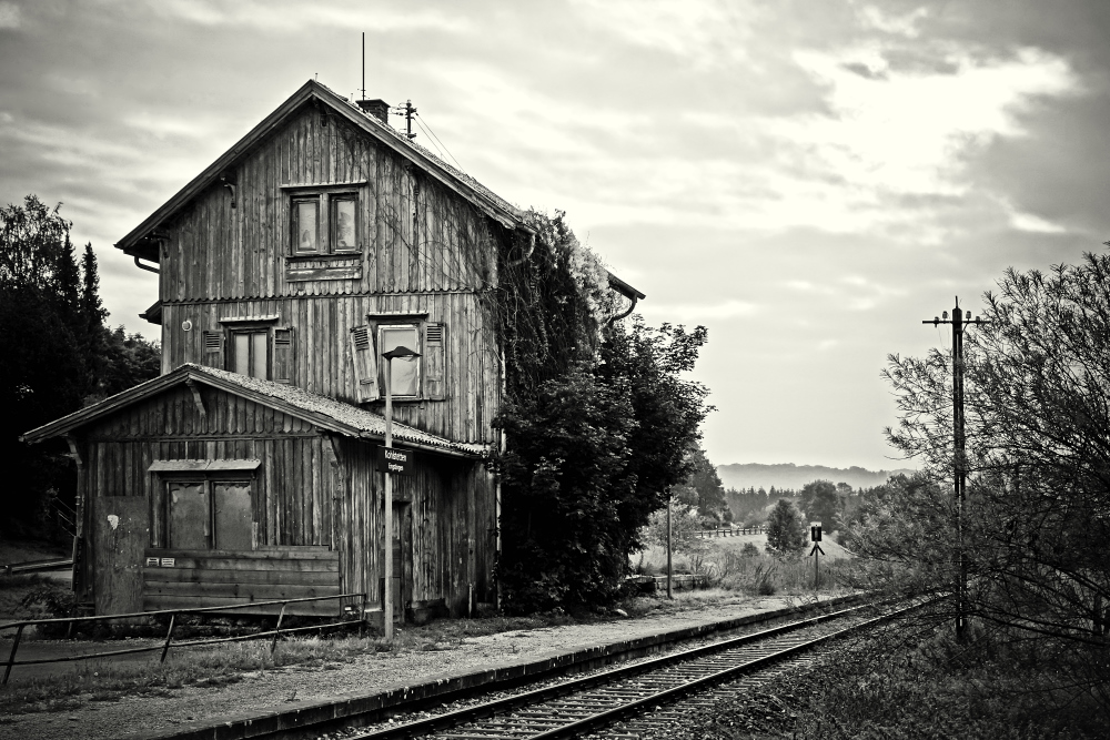 Alte Zeiten... Foto & Bild | architektur, lost places, bahnhof Bilder ...