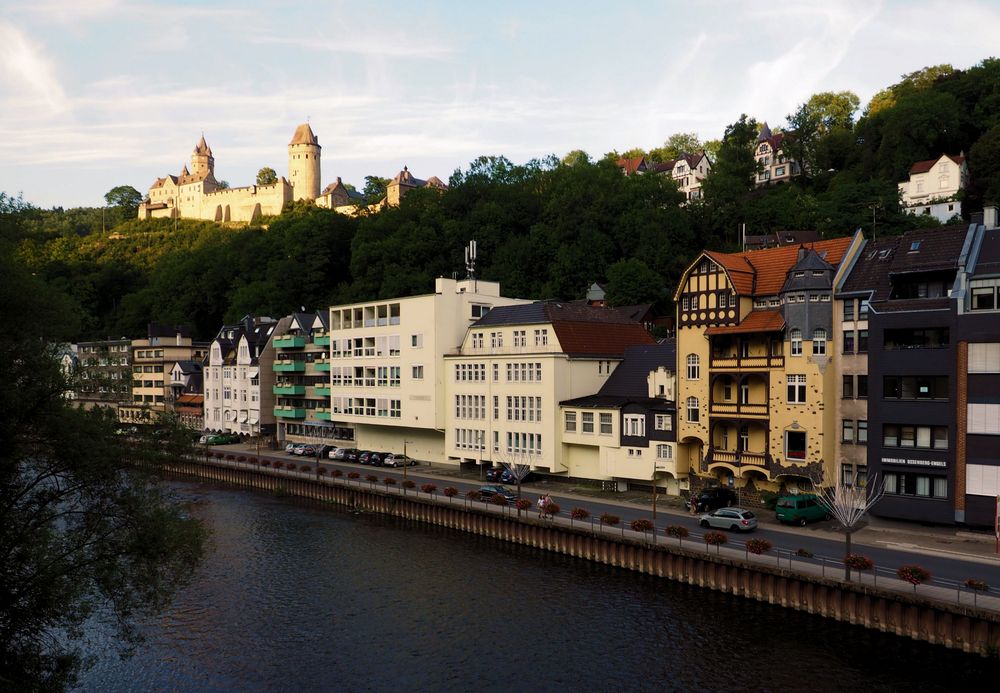 Altena am Abend.... Foto & Bild | burg, stadt, stadtlandschaft Bilder ...