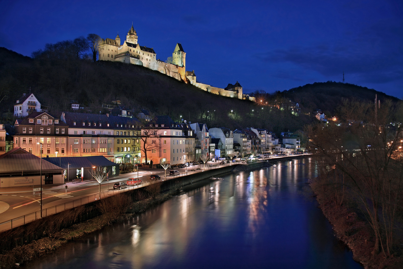 Altena Foto & Bild | architektur, architektur bei nacht, blaue stunde ...