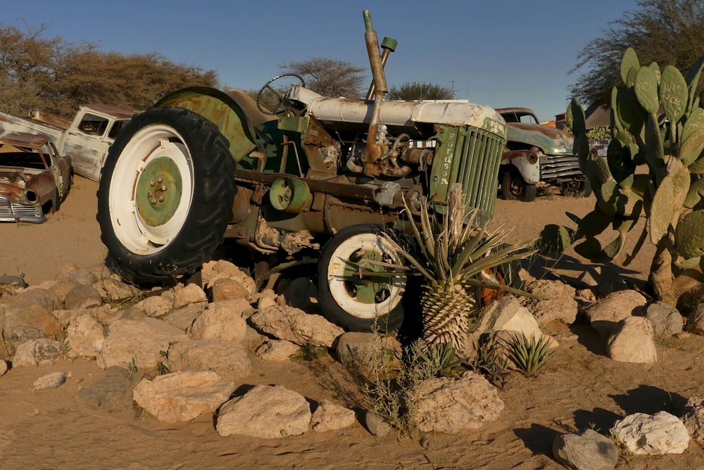alter Fordson Trecker Foto & Bild | africa, southern africa, namibia ...