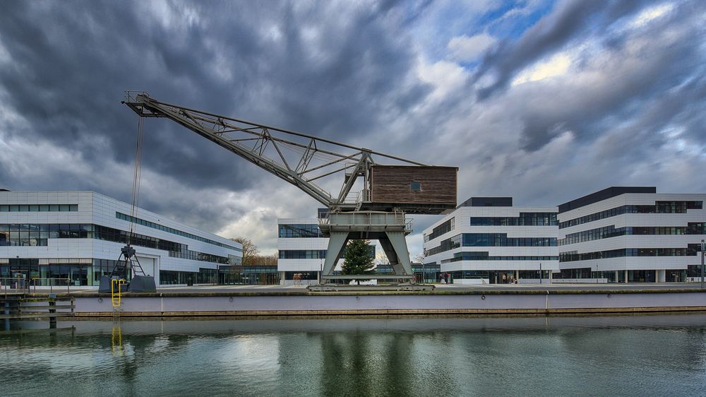 Alter Hafenkran Foto & Bild | architektur, industrie und technik ...