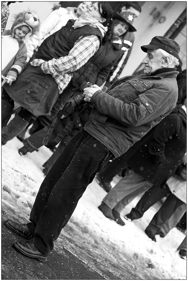 alter Hase mit neuer Technik Foto & Bild | erwachsene, die parade der ...