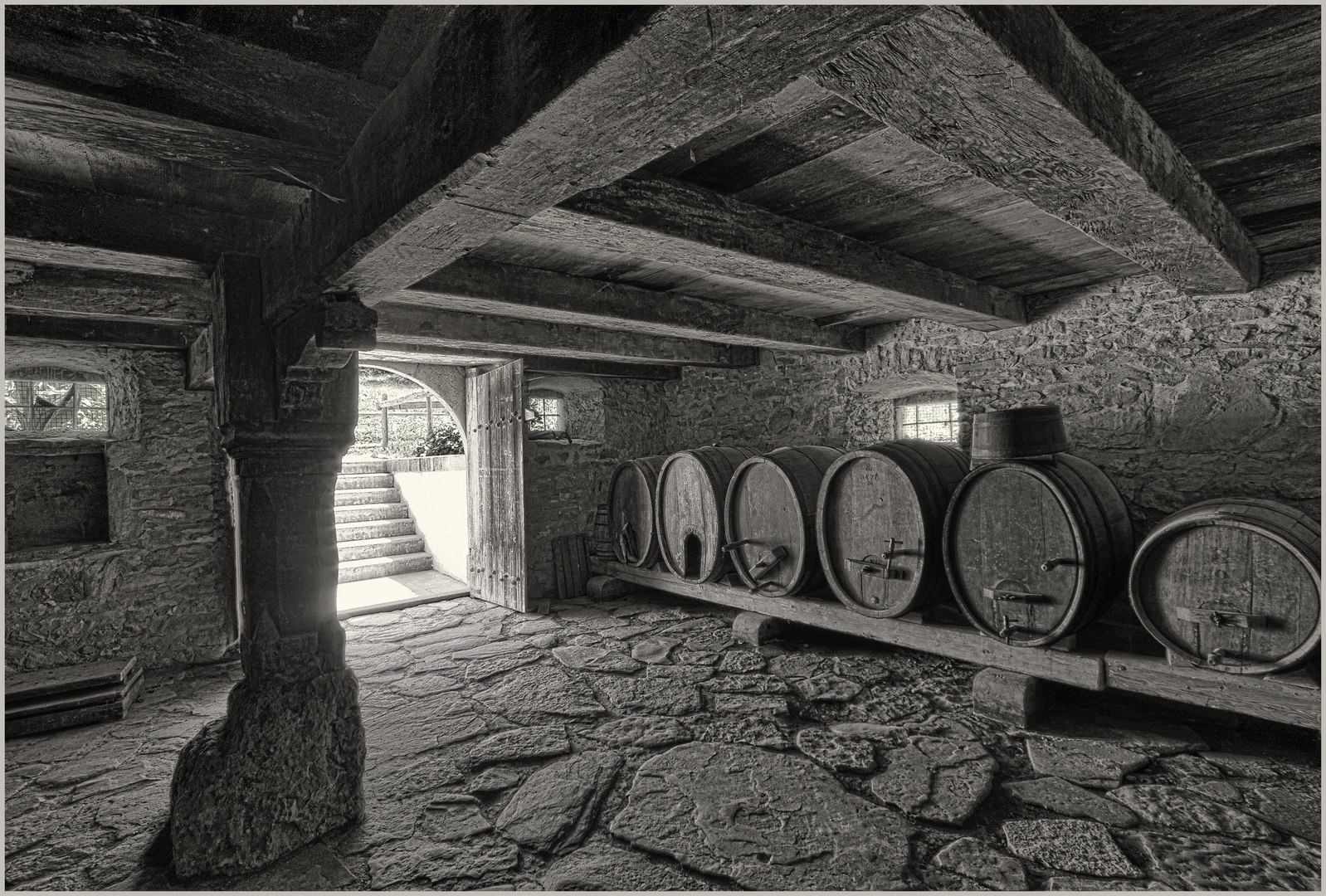 Alter Keller Foto & Bild | keller, stillleben, architektur Bilder auf ...