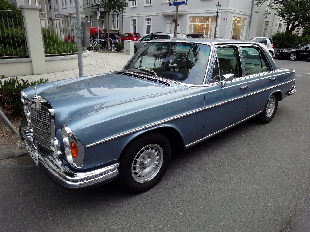 Alter Mercedes - Seitenansicht Foto & Bild | autos & zweiräder ...