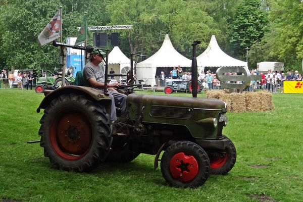 Traktoren Bilder & Fotos