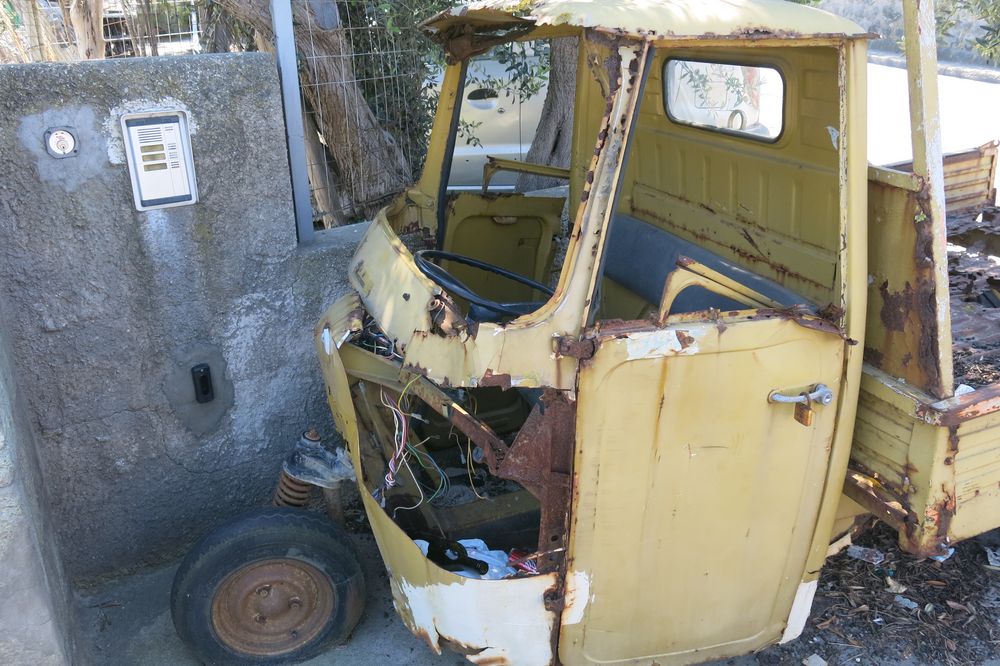 Altes kaputtes Auto Foto & Bild | stillleben, industrie und technik ...