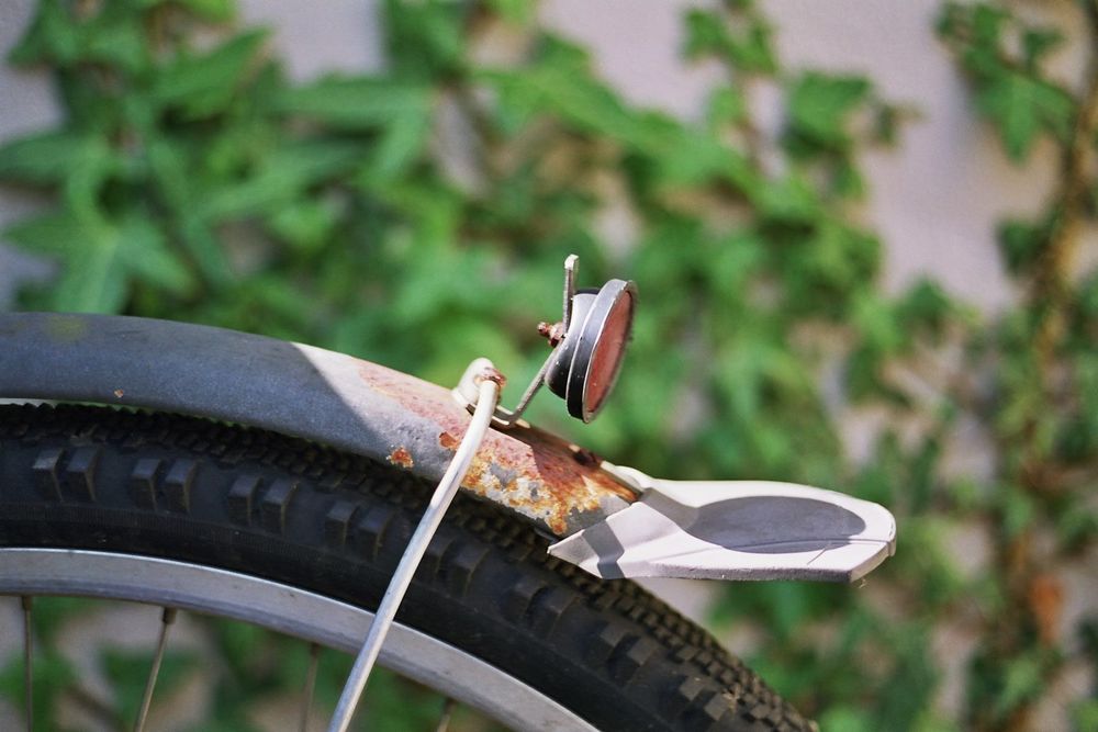 Altes Rad im Hof Foto & Bild | industrie und technik, technik-details ...