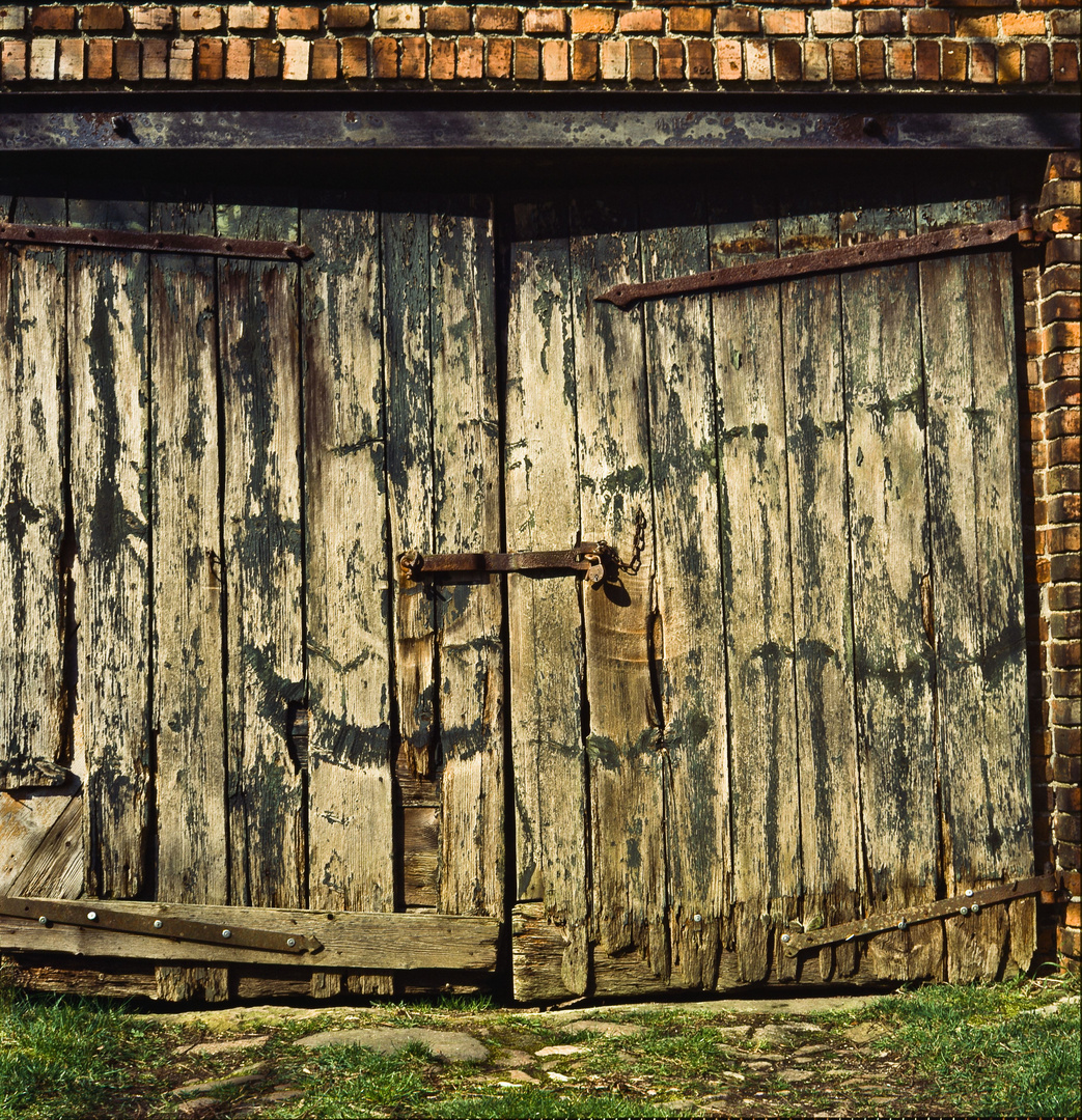 Altes Scheunentor Foto & Bild | architektur, ländliche architektur ...