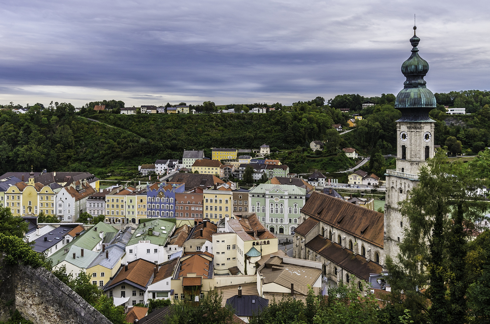 Altstadt Burghausen Foto & Bild | deutschland, europe, bayern Bilder ...