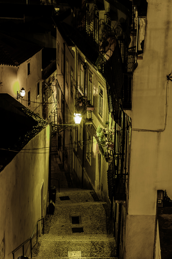 Altstadtgassen Foto & Bild | europe, portugal, lisboa e vale do tejo-lissabon Bilder auf ...