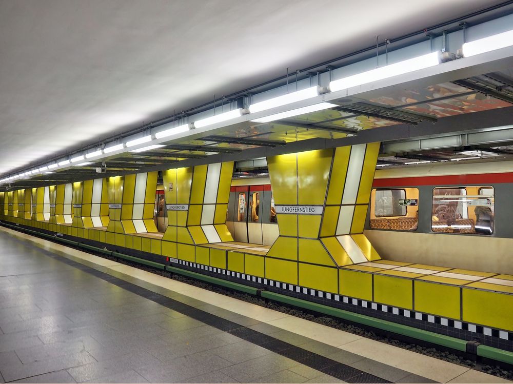 Am Bahnsteig Foto & Bild | architektur, bahnhöfe & gleise, profanbauten ...