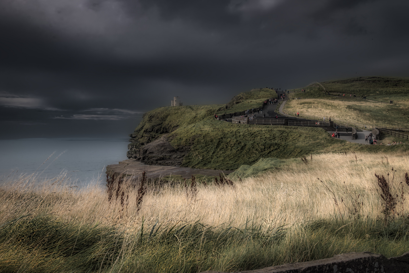 Am Cliffs of Moher mit O’Brien’s Tower Foto & Bild | architektur ...