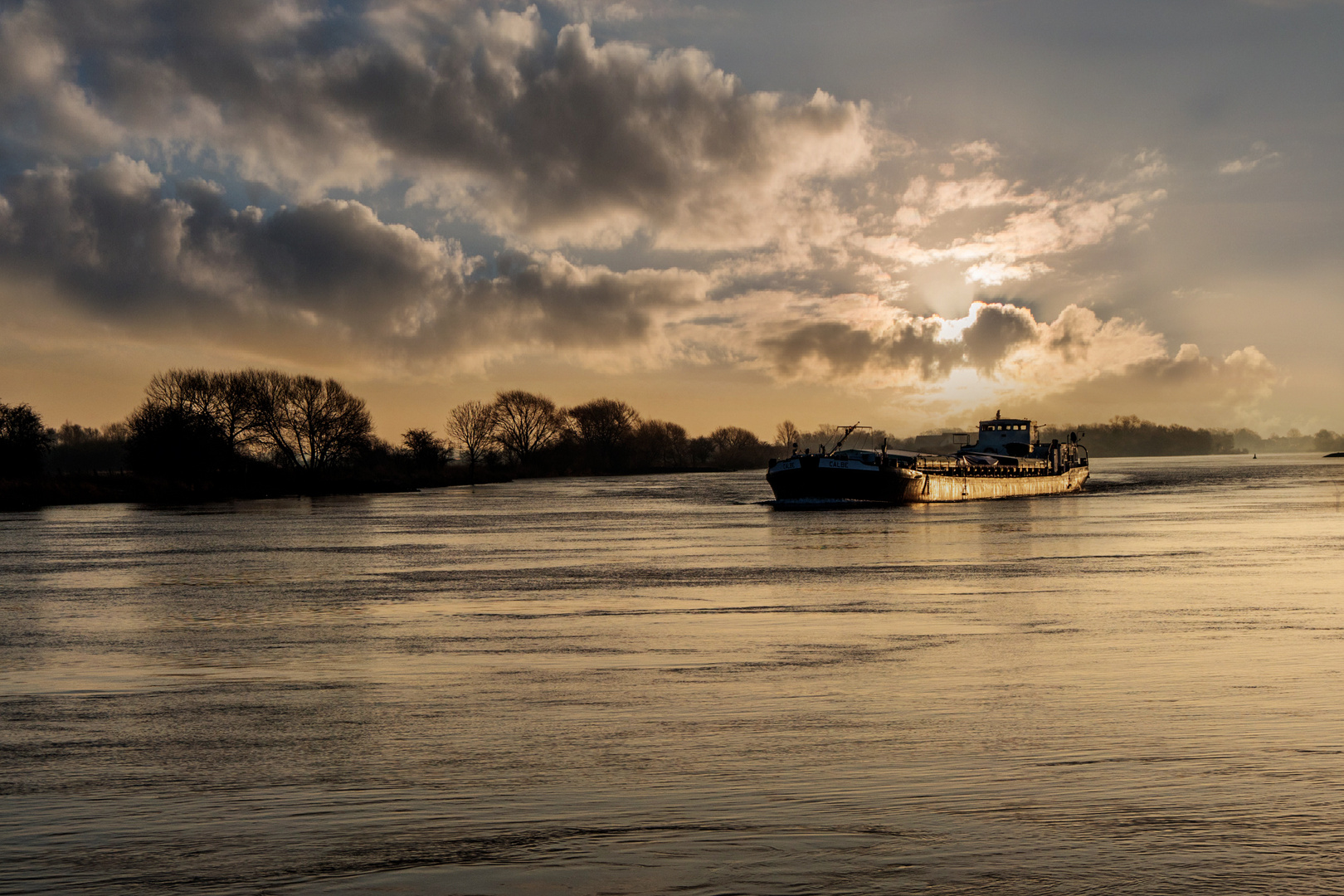 Am Fluss Foto & Bild | landschaft, lebensräume, sonnenaufgang Bilder ...