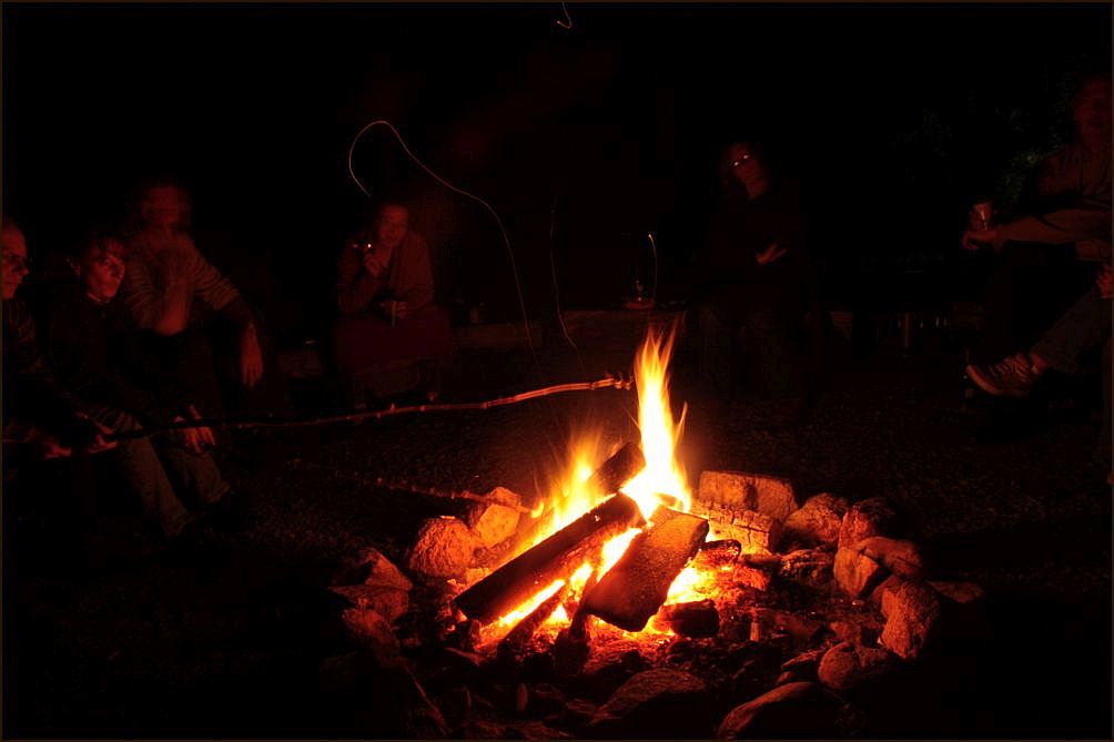 am Lagerfeuer Foto & Bild | erwachsene menschen, menschen in der freizeit, dokumentation Bilder ...