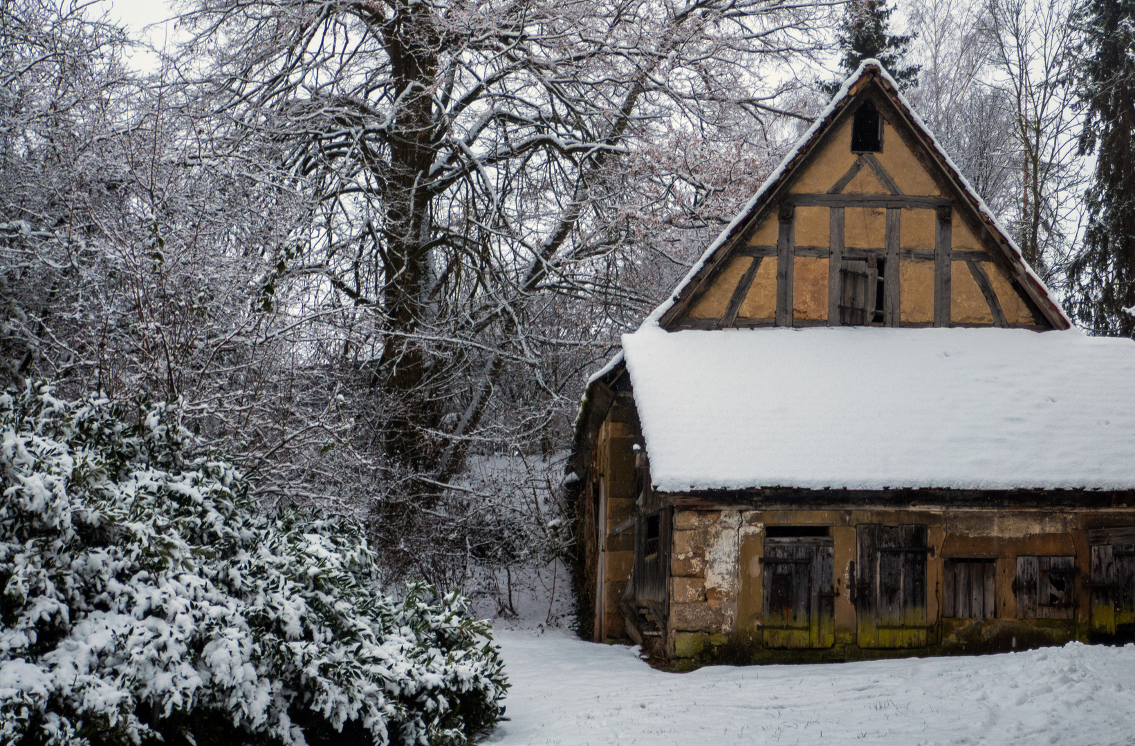 Am Stadtrand Foto & Bild | architektur, landschaft, profanbauten Bilder ...