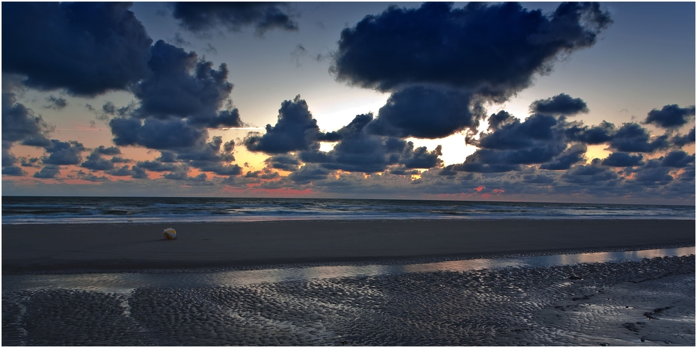 am Strand von Sankt Peter Ording Foto & Bild | sonnenuntergänge, himmel ...