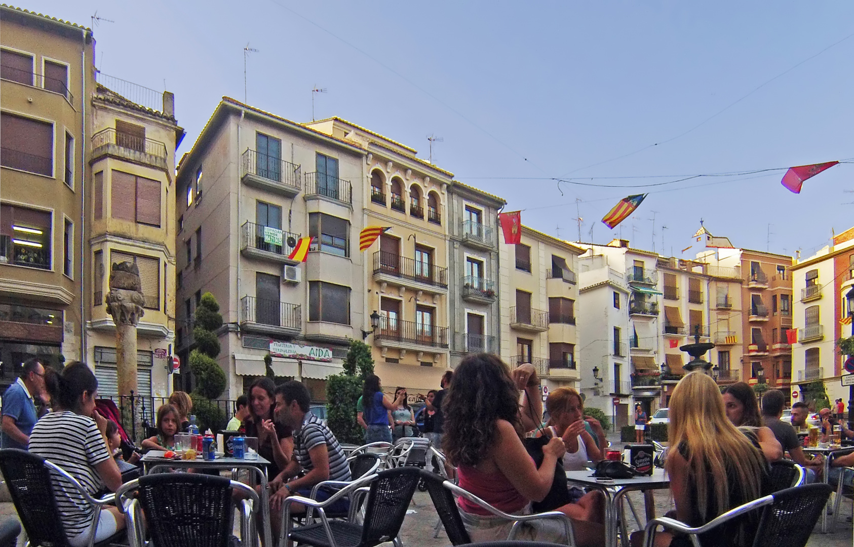 Ambiance estivale en terrasse photo et image | europe, spain, valencia ...