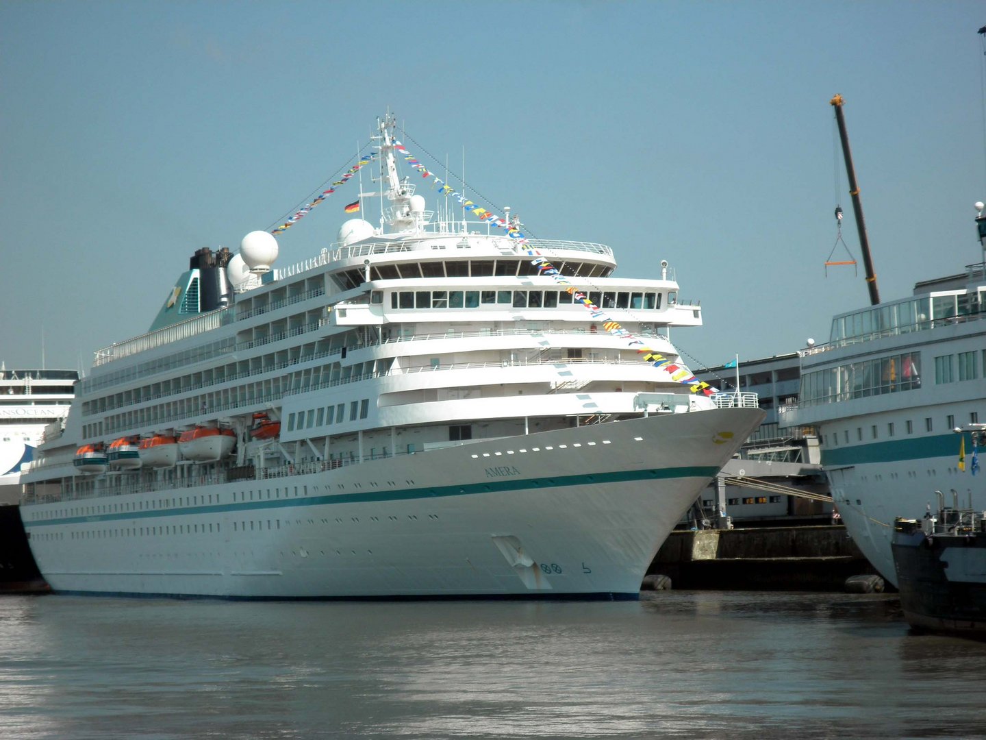 AMERA an der Kaje Foto & Bild | kreuzfahrtschiffe, weser, motive Bilder ...