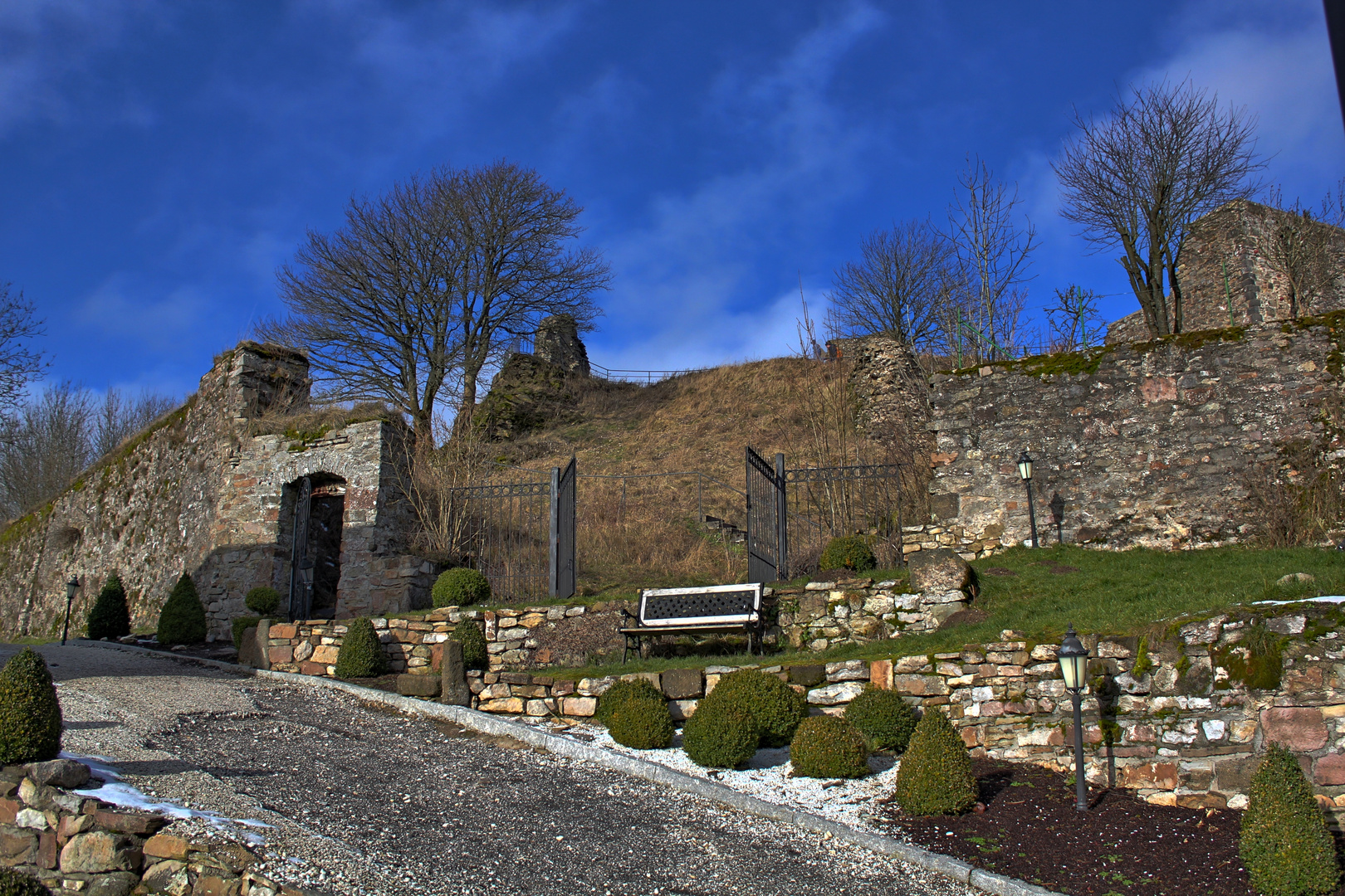 an Burg Kronenburg Foto & Bild | architektur, ländliche architektur ...