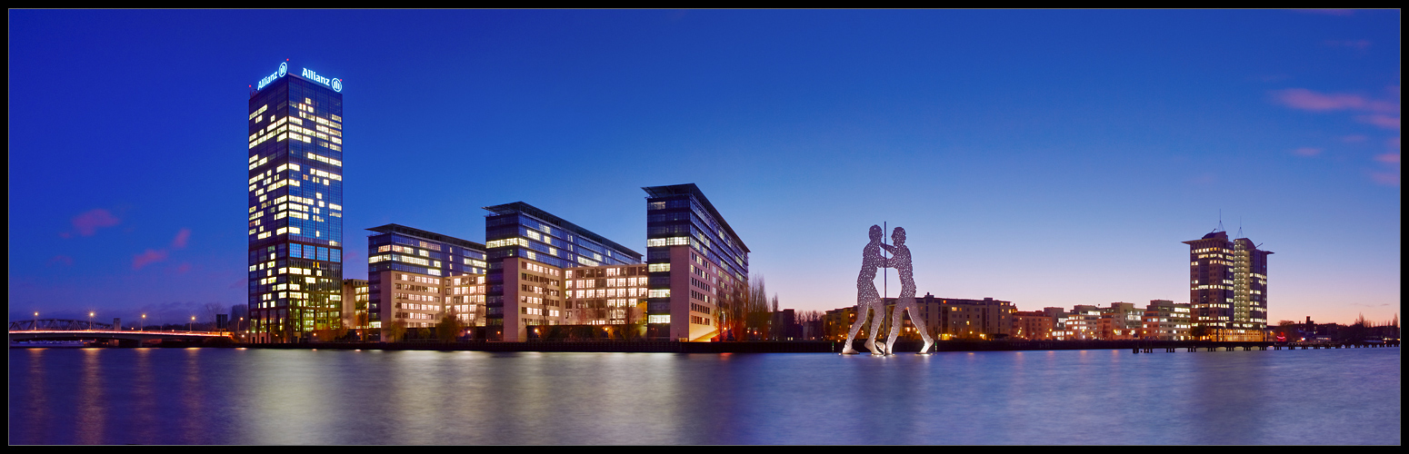 An den Treptowers Foto & Bild | architektur, architektur bei nacht ...