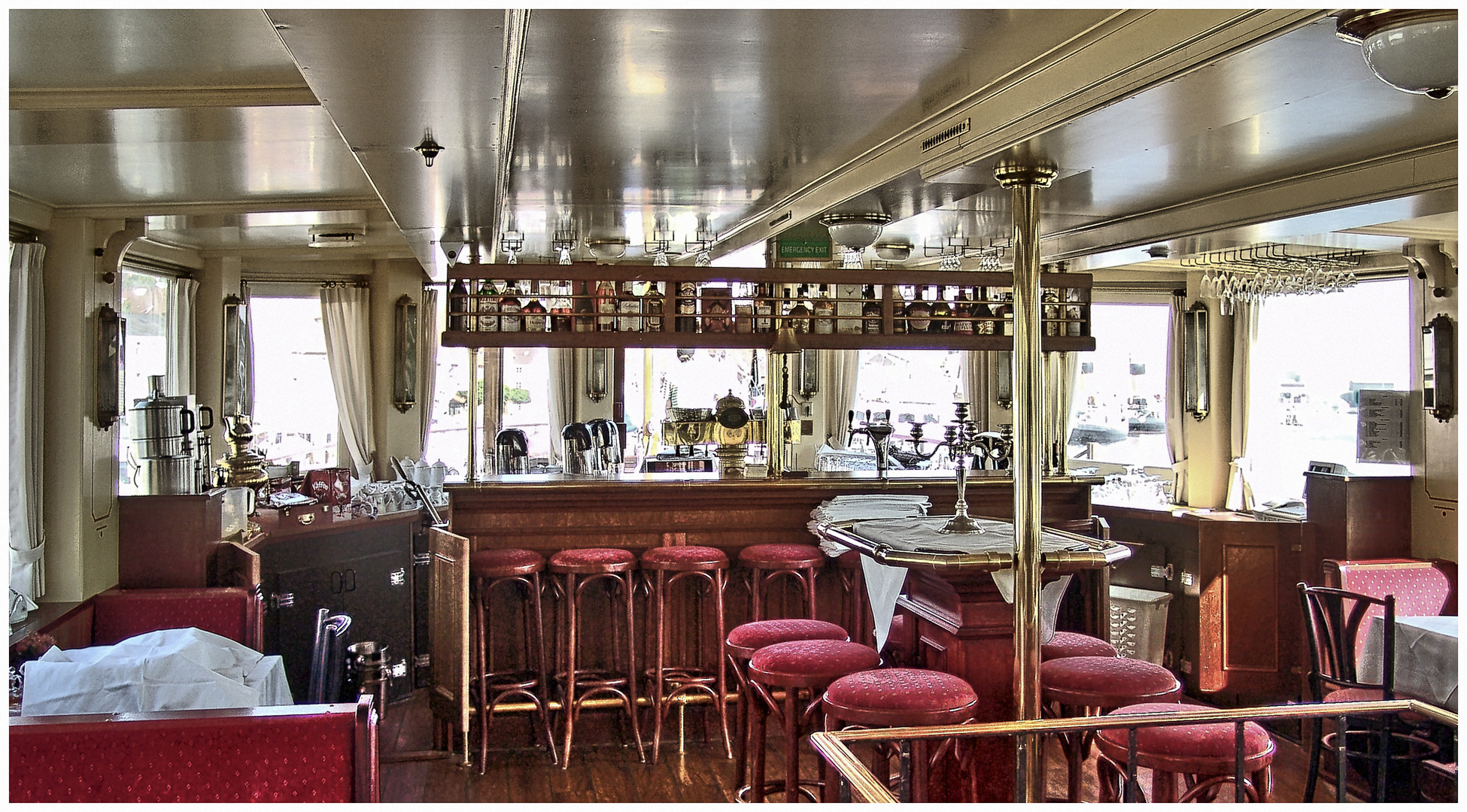 An der Bar der Freya Foto & Bild | wasser, bar, fahrzeuge Bilder auf ...